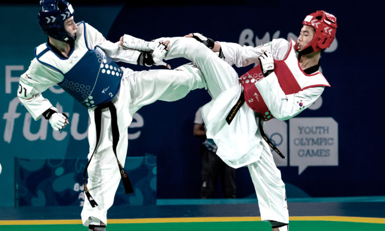 DEPORTES DE COMBATE: EXPRIME TODA TU FUERZA - MTX Corporation